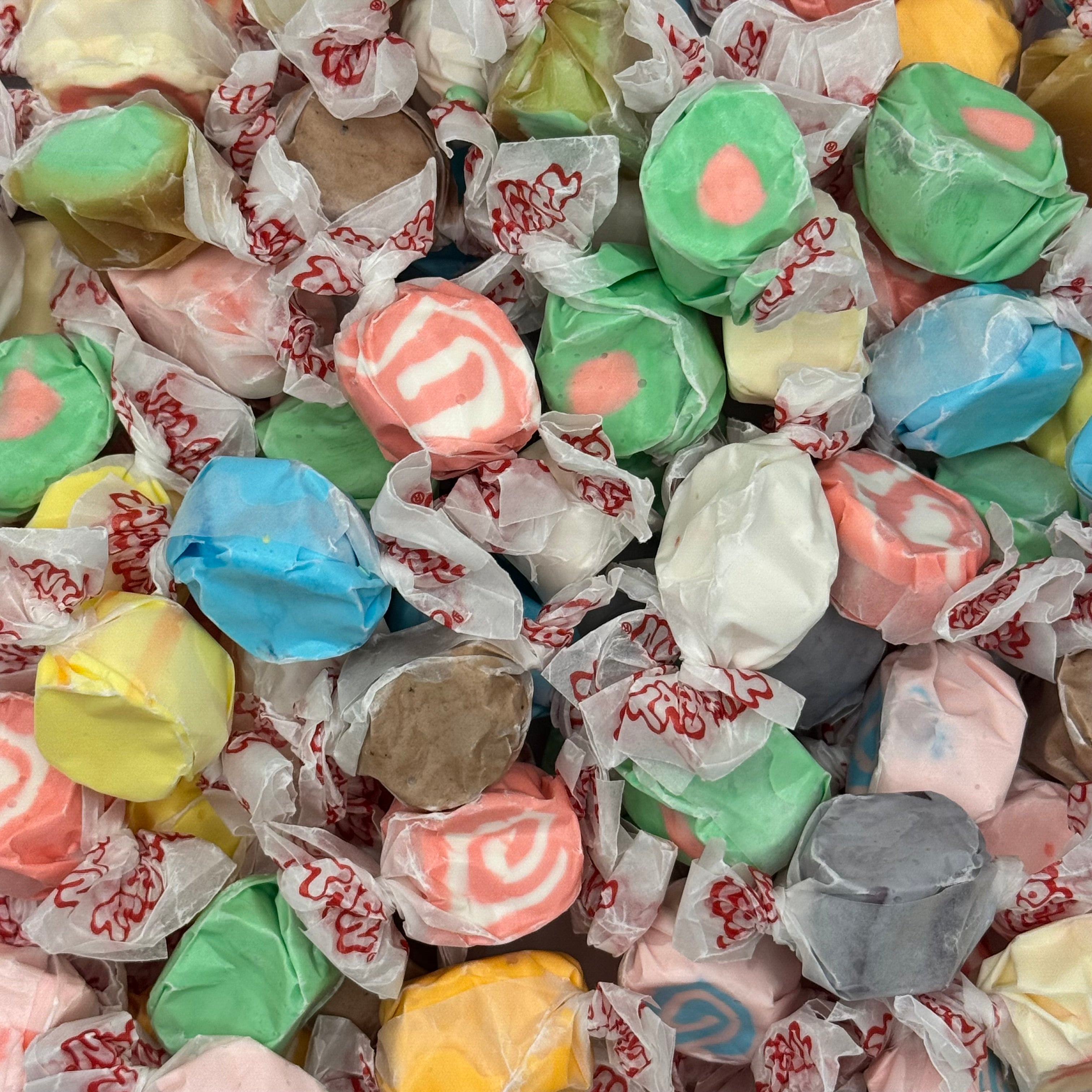 Taffy Town Assorted Flavoured Taffy Toffee Pick n Mix Sweets – Lollypop ...